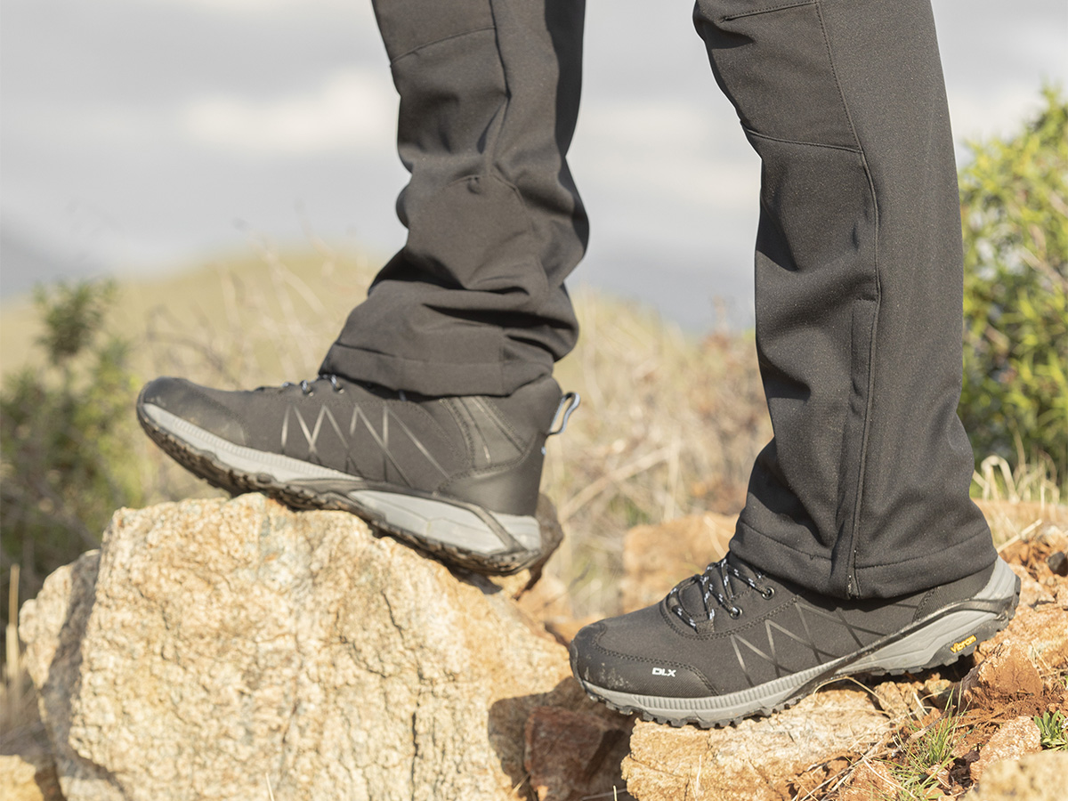 How to Choose Best Walking Boots - A Complete Guide